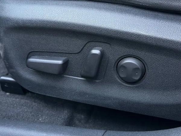 Kia Niro 2020 in Riga, with an engine capacity of 0.00 L and mileage of 182 thousand km for 13980 €, photo 8 on AUTOMOTO.COM.LV