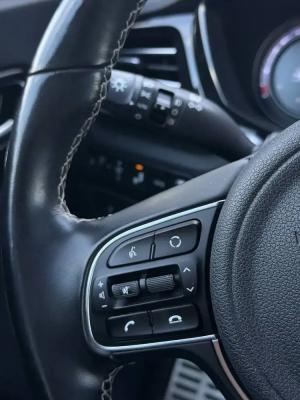 Kia Niro 2020 Rīga, ar dzinēja tilpumu 0.00 L un nobraukumu 182 tūkst. km par 13980 €, foto 22 vietnē AUTOMOTO.COM.LV