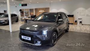 Kia Niro 2026 Pērnava, ar dzinēja tilpumu 1.60 L un nobraukumu 0 tūkst. km par 34400 €, foto  vietnē AUTOMOTO.COM.LV
