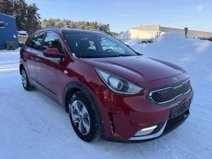 Red Kia Niro 2017 in Vilnius, with an engine capacity of 1.59 L and mileage of 223 thousand km for 10950 €, photo  on AUTOMOTO.COM.LV