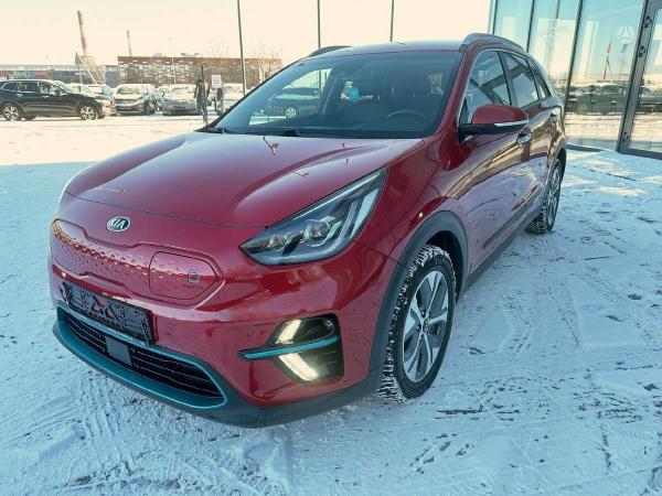 Red Kia Niro 2020 in Kaunas, with an engine capacity of 0.00 L and mileage of 108 thousand km for 18700 €, photo 1 on AUTOMOTO.COM.LV