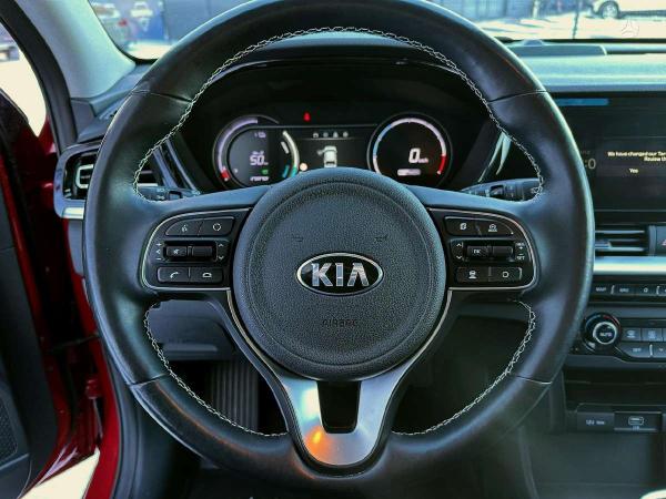 Red Kia Niro 2020 in Kaunas, with an engine capacity of 0.00 L and mileage of 108 thousand km for 18700 €, photo 9 on AUTOMOTO.COM.LV