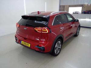Red Kia Niro 2020 in Vilnius, with an engine capacity of 0.00 L and mileage of 139 thousand km for 15851 €, photo 2 on AUTOMOTO.COM.LV
