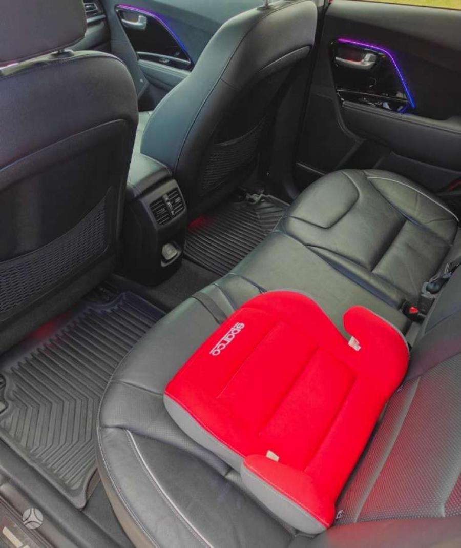 Red Kia Niro 2020 in Klaipeda, with an engine capacity of 0.00 L and mileage of 163 thousand km for 17500 €, photo 7 on AUTOMOTO.COM.LV