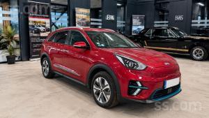 Красный Киа Niro 2020 в Рига, объемом двигателя 0.00 л и пробегом 107 тыс. км за 22990 €, фото  на AUTOMOTO.COM.LV