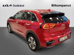 Red Kia Niro 2022 in Kaunas, with an engine capacity of 0.00 L and mileage of 74 thousand km for 27823 €, photo 7 on AUTOMOTO.COM.LV