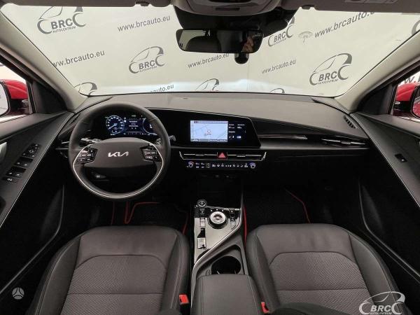 Red Kia Niro 2023 in Vilnius, with an engine capacity of 1.58 L and mileage of 31 thousand km for 25000 €, photo 4 on AUTOMOTO.COM.LV
