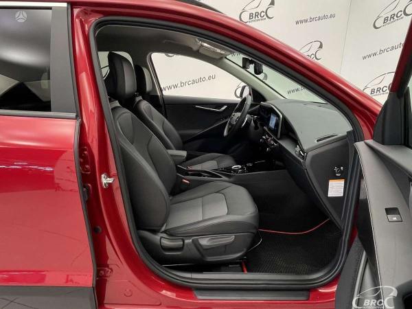 Red Kia Niro 2023 in Vilnius, with an engine capacity of 1.58 L and mileage of 31 thousand km for 25000 €, photo 5 on AUTOMOTO.COM.LV