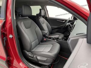 Red Kia Niro 2023 in Vilnius, with an engine capacity of 1.58 L and mileage of 31 thousand km for 25000 €, photo 8 on AUTOMOTO.COM.LV