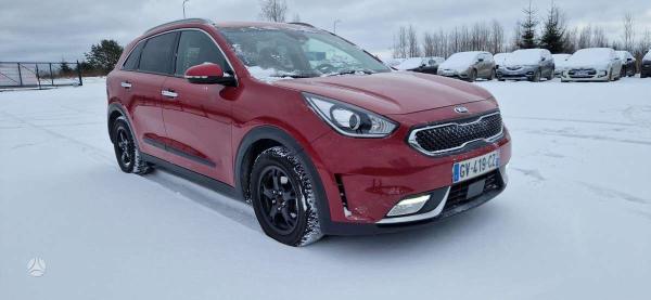 Red Kia Niro 2017 in Vilnius, with an engine capacity of 1.60 L and mileage of 180 thousand km for 7999 €, photo 3 on AUTOMOTO.COM.LV