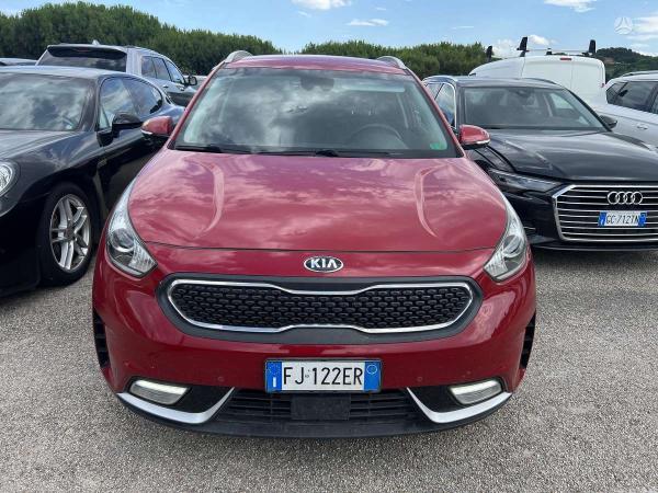 Sarkans Kia Niro 2017 Panevēža, ar dzinēja tilpumu 1.60 L un nobraukumu 223 tūkst. km par 10900 €, foto 3 vietnē AUTOMOTO.COM.LV