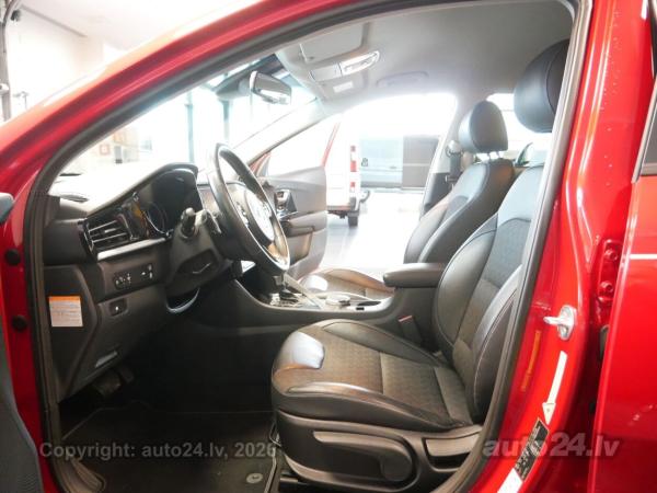Sarkans Kia Niro 2021 Tallina, ar dzinēja tilpumu 1.60 L un nobraukumu 89 tūkst. km par 17990 €, foto 6 vietnē AUTOMOTO.COM.LV