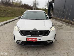 White Kia Niro 2016 in Vilnius, with an engine capacity of 1.60 L and mileage of 308 thousand km for 8250 €, photo 2 on AUTOMOTO.COM.LV