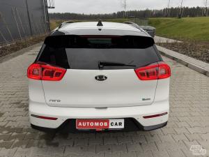 White Kia Niro 2016 in Vilnius, with an engine capacity of 1.60 L and mileage of 308 thousand km for 8250 €, photo 6 on AUTOMOTO.COM.LV