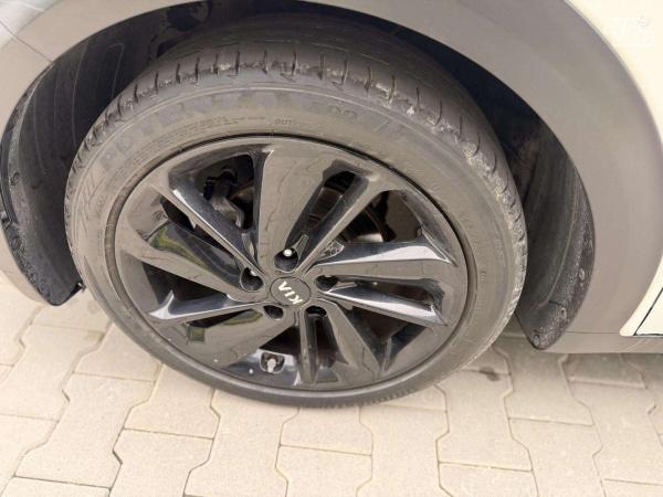 Balts Kia Niro 2016 Viļņa, ar dzinēja tilpumu 1.60 L un nobraukumu 308 tūkst. km par 7950 €, foto 9 vietnē AUTOMOTO.COM.LV