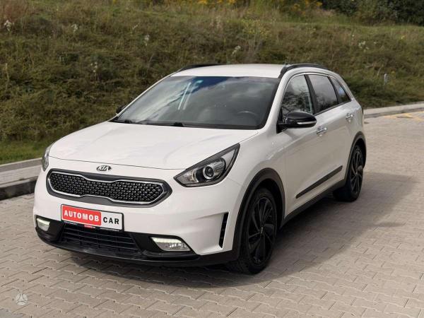Kia Niro 2016 Viļņa vietnē Balts Kia Niro 2016 Viļņa, ar dzinēja tilpumu 1.60 L un nobraukumu 308 tūkst. km par 8250 €, foto 1 vietnē AUTOMOTO.COM.LV