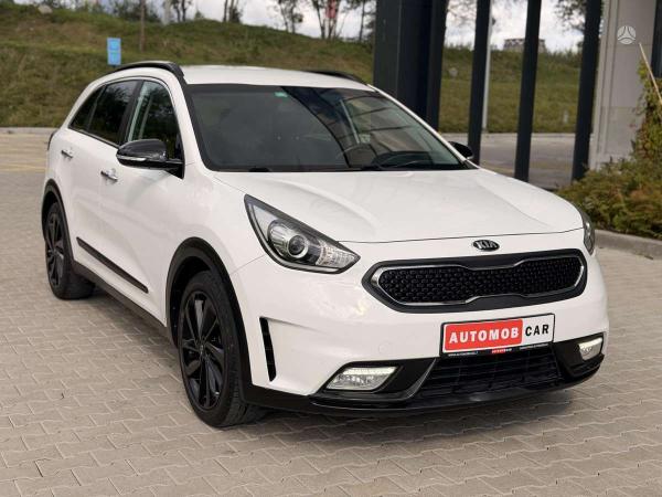 Kia Niro 2016 Viļņa vietnē Balts Kia Niro 2016 Viļņa, ar dzinēja tilpumu 1.60 L un nobraukumu 308 tūkst. km par 8250 €, foto 4 vietnē AUTOMOTO.COM.LV
