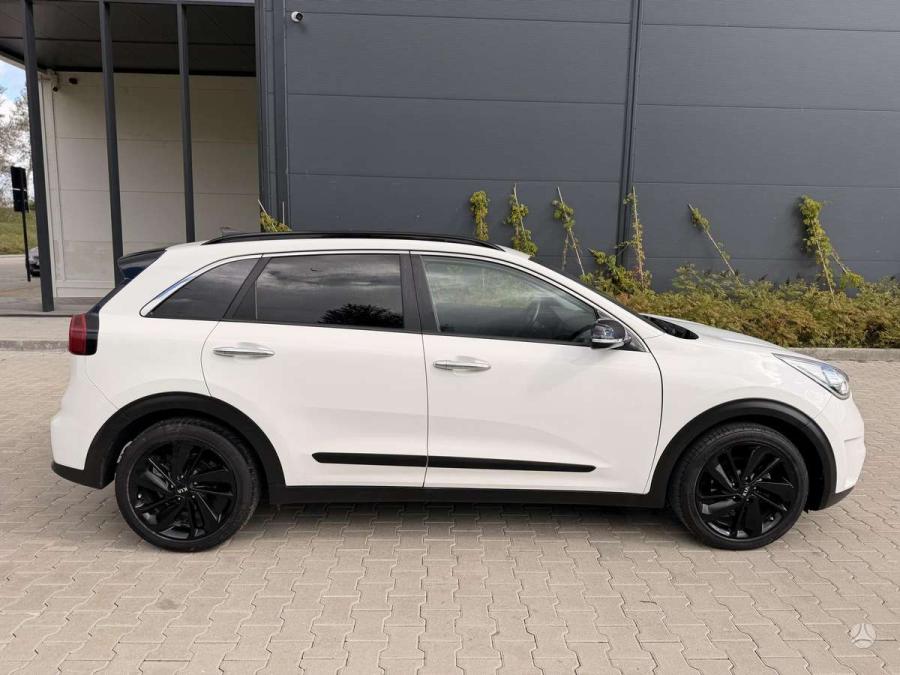 Balts Kia Niro 2016 Viļņa, ar dzinēja tilpumu 1.60 L un nobraukumu 308 tūkst. km par 8250 €, foto 5 vietnē AUTOMOTO.COM.LV