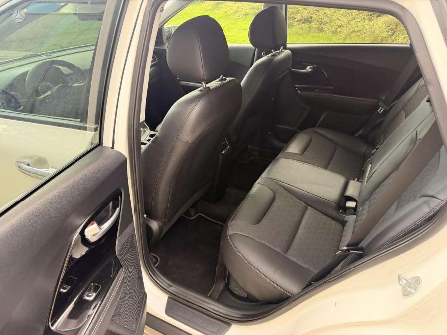 Balts Kia Niro 2016 Viļņa, ar dzinēja tilpumu 1.60 L un nobraukumu 308 tūkst. km par 8250 €, foto 15 vietnē AUTOMOTO.COM.LV