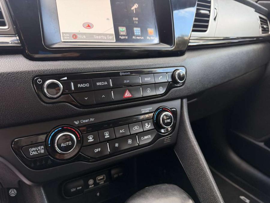 Balts Kia Niro 2016 Viļņa, ar dzinēja tilpumu 1.60 L un nobraukumu 308 tūkst. km par 8250 €, foto 36 vietnē AUTOMOTO.COM.LV