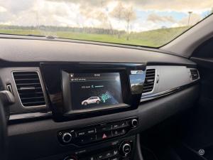 Balts Kia Niro 2016 Viļņa, ar dzinēja tilpumu 1.60 L un nobraukumu 308 tūkst. km par 8250 €, foto 38 vietnē AUTOMOTO.COM.LV