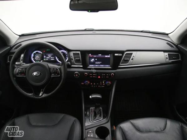 Balts Kia Niro 2017 Viļņa, ar dzinēja tilpumu 1.60 L un nobraukumu 191 tūkst. km par 10699 €, foto 2 vietnē AUTOMOTO.COM.LV