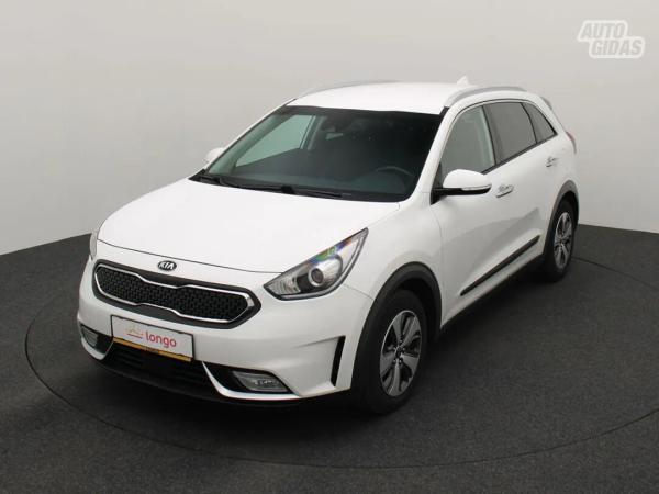 White Kia Niro 2017 in Vilnius, with an engine capacity of 1.60 L and mileage of 191 thousand km for 10699 €, photo 1 on AUTOMOTO.COM.LV