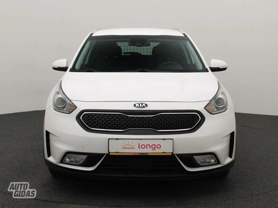White Kia Niro 2017 in Vilnius, with an engine capacity of 1.60 L and mileage of 191 thousand km for 10699 €, photo 4 on AUTOMOTO.COM.LV