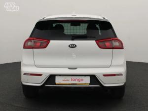 White Kia Niro 2017 in Vilnius, with an engine capacity of 1.60 L and mileage of 191 thousand km for 10699 €, photo 6 on AUTOMOTO.COM.LV