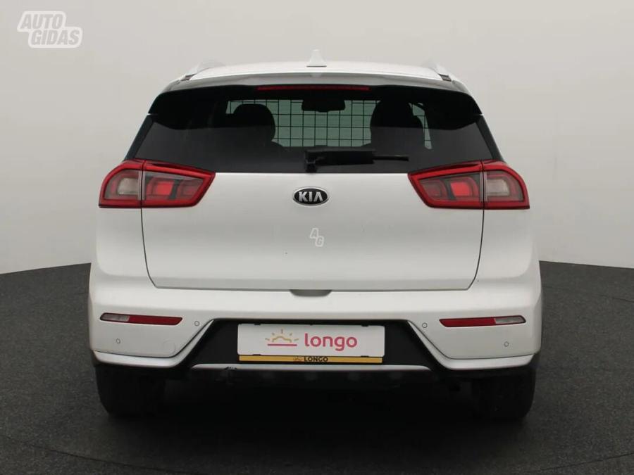 White Kia Niro 2017 in Vilnius, with an engine capacity of 1.60 L and mileage of 191 thousand km for 10699 €, photo 6 on AUTOMOTO.COM.LV