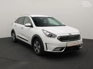 White Kia Niro 2017 in Vilnius, with an engine capacity of 1.60 L and mileage of 191 thousand km for 10699 €, photo 11 on AUTOMOTO.COM.LV