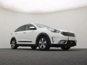 White Kia Niro 2017 in Vilnius, with an engine capacity of 1.60 L and mileage of 191 thousand km for 10699 €, photo 12 on AUTOMOTO.COM.LV
