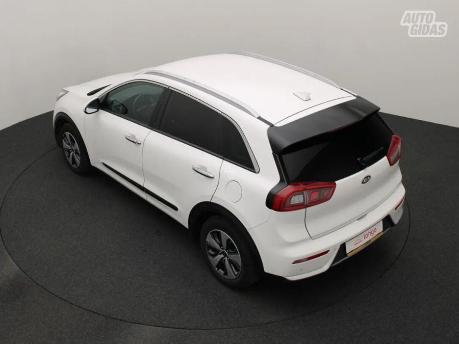 White Kia Niro 2017 in Vilnius, with an engine capacity of 1.60 L and mileage of 191 thousand km for 10699 €, photo 13 on AUTOMOTO.COM.LV