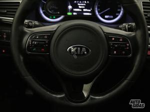 White Kia Niro 2017 in Vilnius, with an engine capacity of 1.60 L and mileage of 191 thousand km for 10699 €, photo 19 on AUTOMOTO.COM.LV