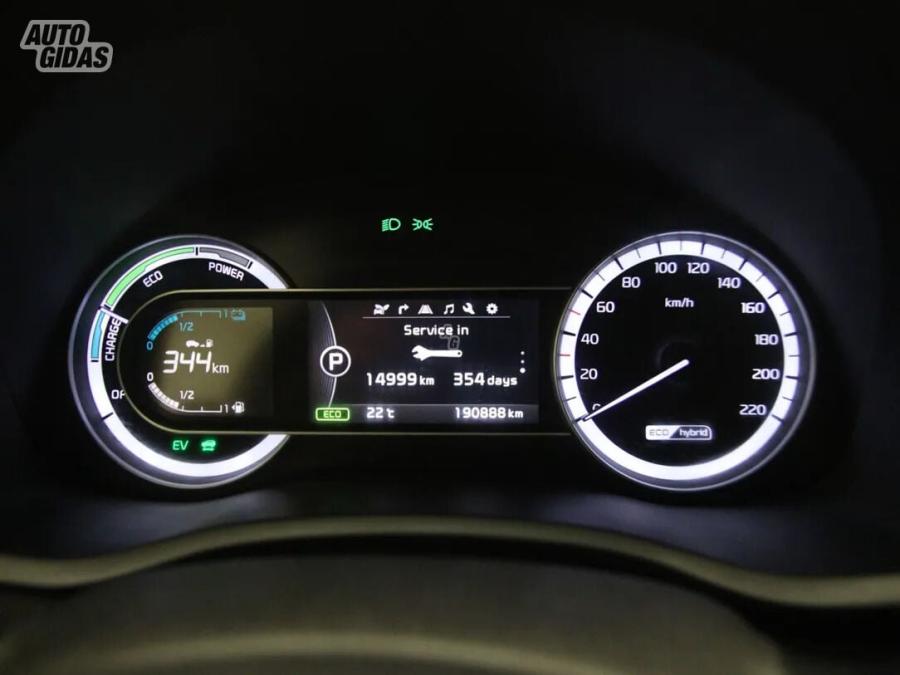 White Kia Niro 2017 in Vilnius, with an engine capacity of 1.60 L and mileage of 191 thousand km for 10699 €, photo 20 on AUTOMOTO.COM.LV