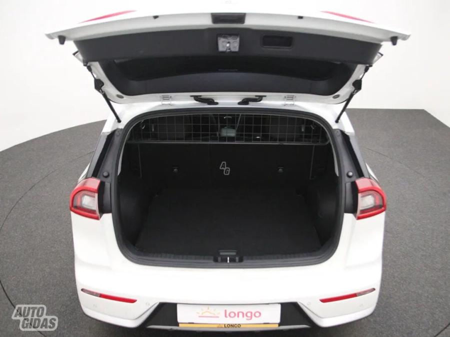 White Kia Niro 2017 in Vilnius, with an engine capacity of 1.60 L and mileage of 191 thousand km for 10699 €, photo 32 on AUTOMOTO.COM.LV