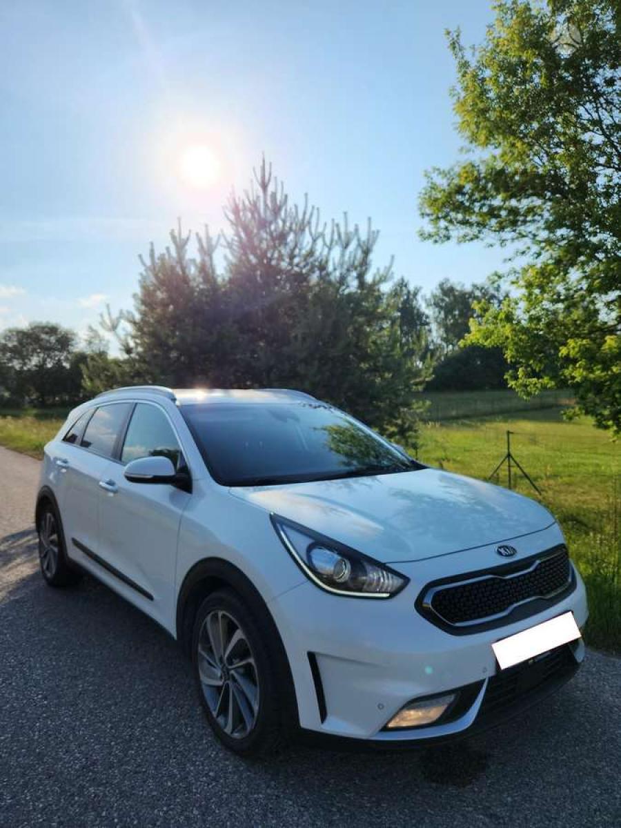 Balts Kia Niro 2017 Viļņa, ar dzinēja tilpumu 1.58 L un nobraukumu 98 tūkst. km par 16900 €, foto 1 vietnē AUTOMOTO.COM.LV