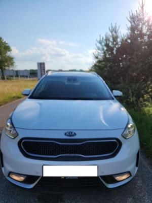 Balts Kia Niro 2017 Viļņa, ar dzinēja tilpumu 1.58 L un nobraukumu 98 tūkst. km par 16900 €, foto 4 vietnē AUTOMOTO.COM.LV