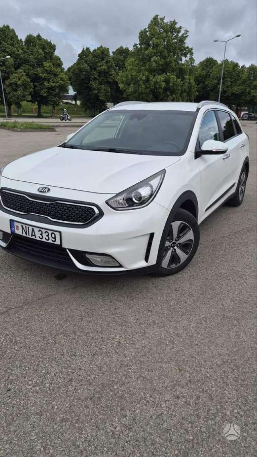 Balts Kia Niro 2017 Klaipėda, ar dzinēja tilpumu 1.58 L un nobraukumu 187 tūkst. km par 9900 €, foto 3 vietnē AUTOMOTO.COM.LV