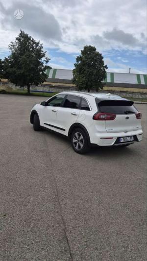 Balts Kia Niro 2017 Klaipėda, ar dzinēja tilpumu 1.58 L un nobraukumu 187 tūkst. km par 9900 €, foto 6 vietnē AUTOMOTO.COM.LV