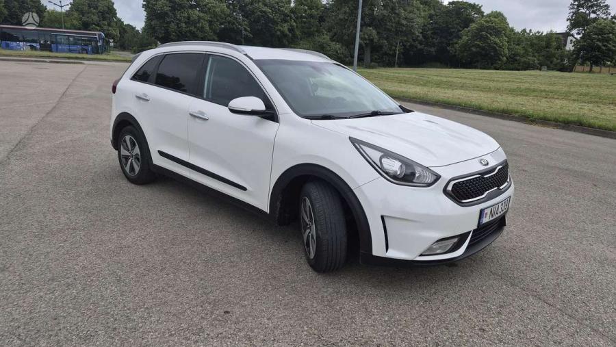 Balts Kia Niro 2017 Klaipėda, ar dzinēja tilpumu 1.58 L un nobraukumu 187 tūkst. km par 9900 €, foto 9 vietnē AUTOMOTO.COM.LV