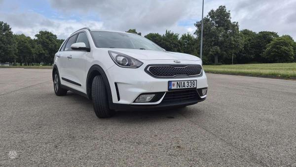Balts Kia Niro 2017 Klaipėda, ar dzinēja tilpumu 1.58 L un nobraukumu 187 tūkst. km par 9900 €, foto 10 vietnē AUTOMOTO.COM.LV