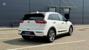 Balts Kia Niro 2017 Viļņa, ar dzinēja tilpumu 1.59 L un nobraukumu 320 tūkst. km par 8500 €, foto 3 vietnē AUTOMOTO.COM.LV