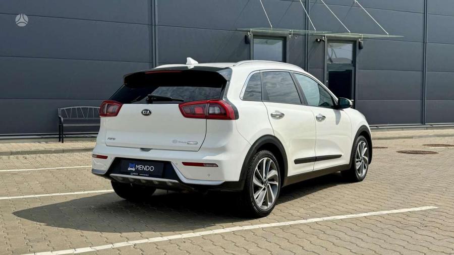 Balts Kia Niro 2017 Viļņa, ar dzinēja tilpumu 1.59 L un nobraukumu 320 tūkst. km par 8500 €, foto 3 vietnē AUTOMOTO.COM.LV