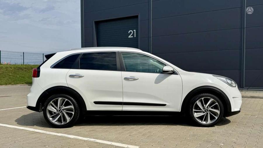 Balts Kia Niro 2017 Viļņa, ar dzinēja tilpumu 1.59 L un nobraukumu 320 tūkst. km par 8500 €, foto 6 vietnē AUTOMOTO.COM.LV