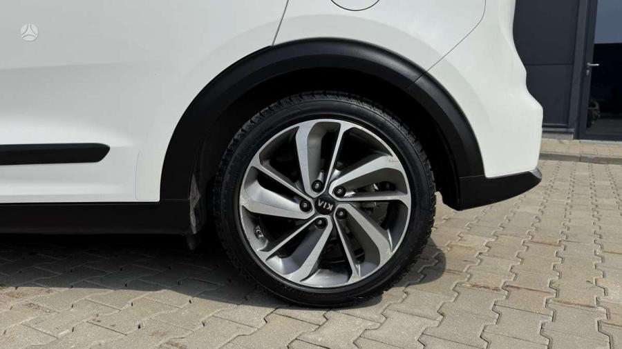 Balts Kia Niro 2017 Viļņa, ar dzinēja tilpumu 1.59 L un nobraukumu 320 tūkst. km par 8500 €, foto 12 vietnē AUTOMOTO.COM.LV