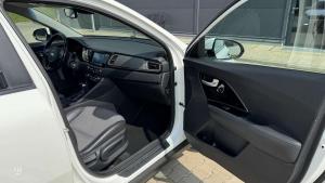 Balts Kia Niro 2017 Viļņa, ar dzinēja tilpumu 1.59 L un nobraukumu 320 tūkst. km par 8500 €, foto 19 vietnē AUTOMOTO.COM.LV