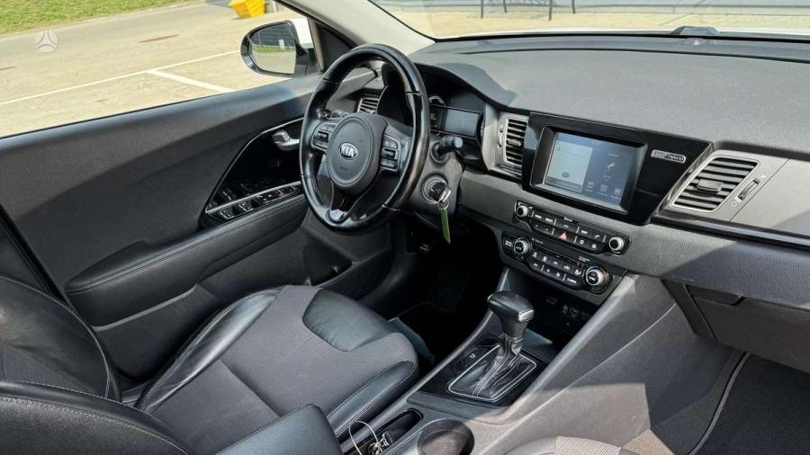 Balts Kia Niro 2017 Viļņa, ar dzinēja tilpumu 1.59 L un nobraukumu 320 tūkst. km par 8500 €, foto 20 vietnē AUTOMOTO.COM.LV