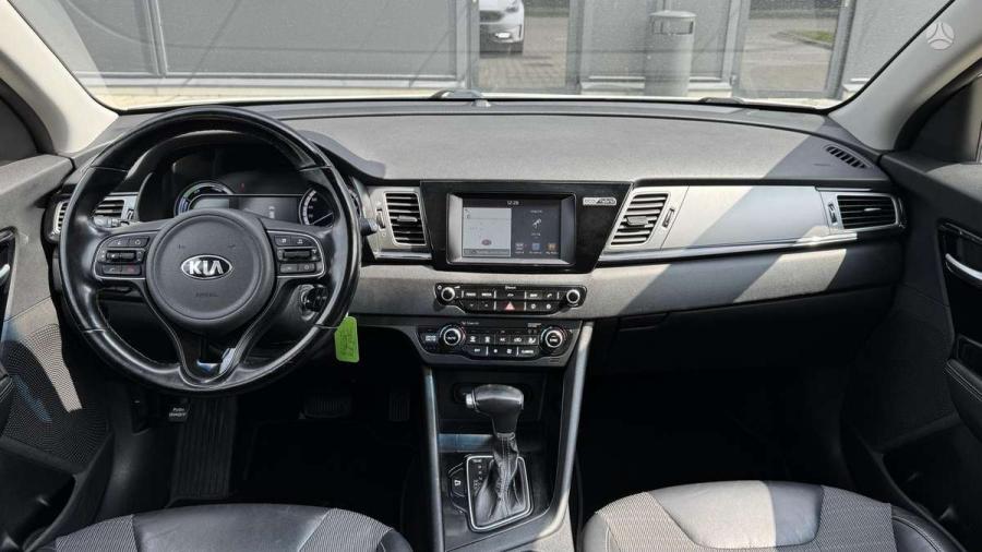 Balts Kia Niro 2017 Viļņa, ar dzinēja tilpumu 1.59 L un nobraukumu 320 tūkst. km par 8500 €, foto 21 vietnē AUTOMOTO.COM.LV