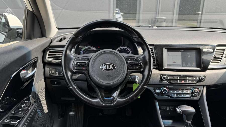Balts Kia Niro 2017 Viļņa, ar dzinēja tilpumu 1.59 L un nobraukumu 320 tūkst. km par 8500 €, foto 22 vietnē AUTOMOTO.COM.LV